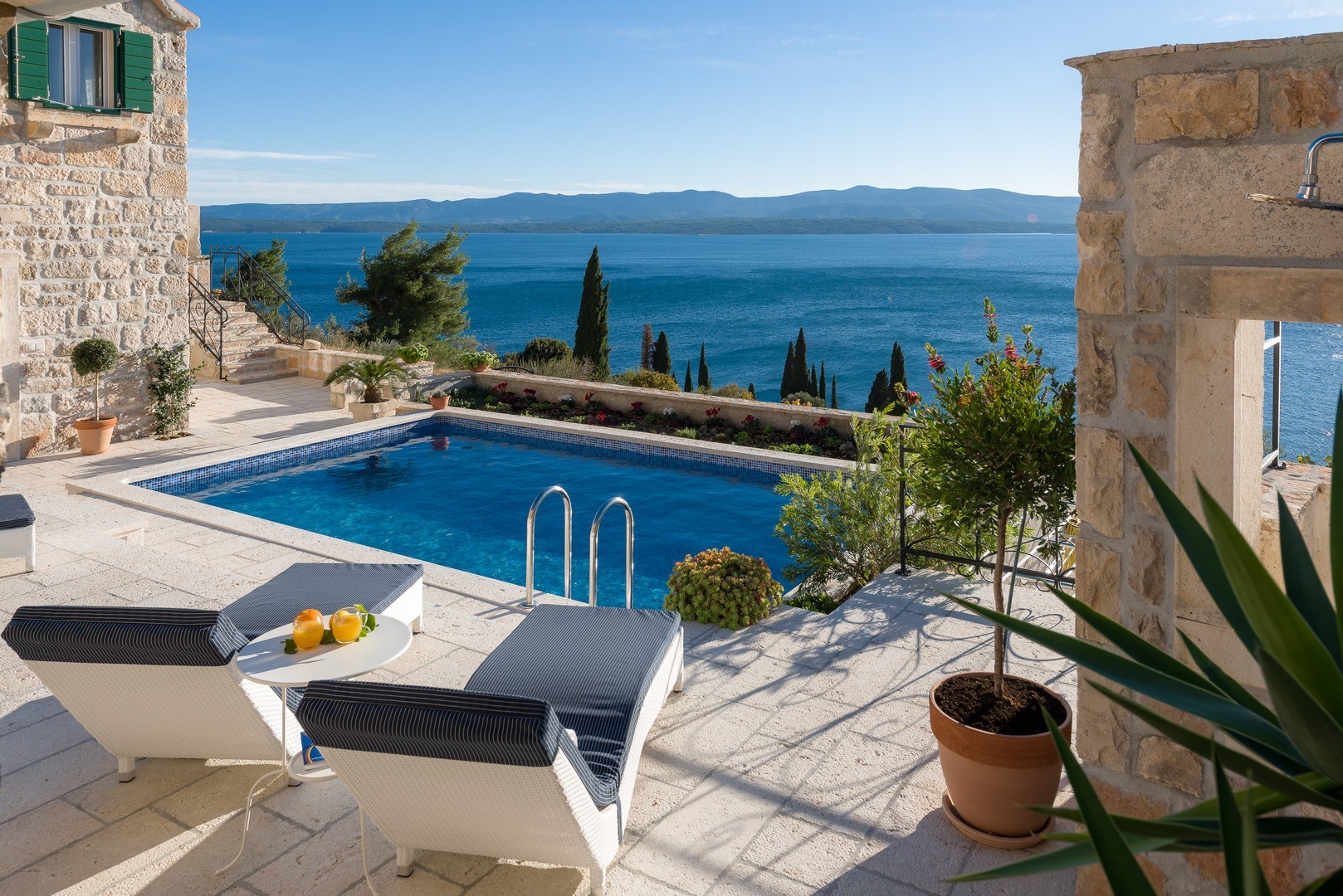 Villa Lipa Dora on the island Brač for Rent | Adriatic Luxury Villas